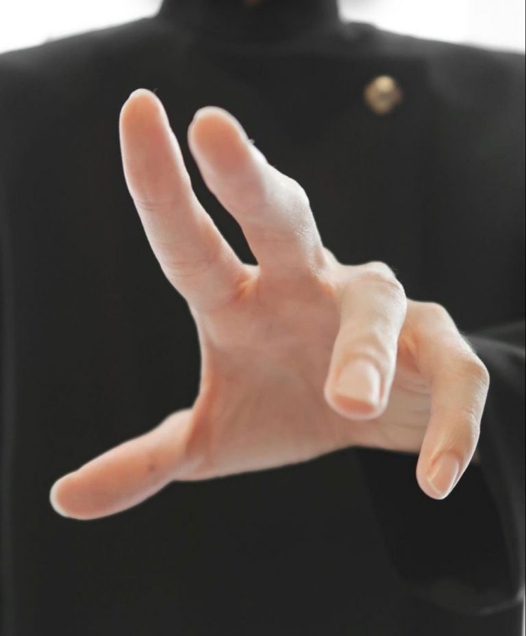Week 7 Walk Cycle and Hand Poses – Bingrui's blog